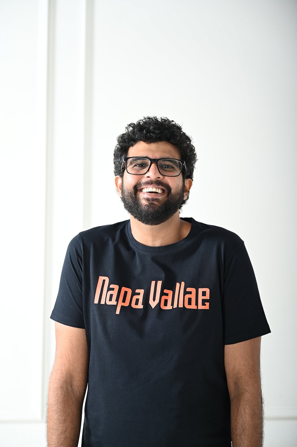 Aakash Mehta’s stand-up show in Hyderabad is a relatable exploration of life’s pain points